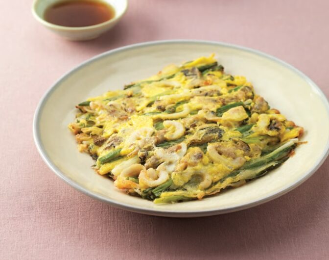 Haemul-pajeon - Korean Seafood Pancake with Green Onion